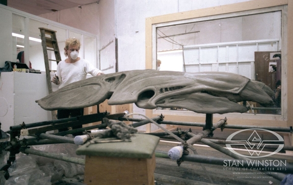 ALIENS Alien Queen full-size puppet comes to life | Stan Winston School ...