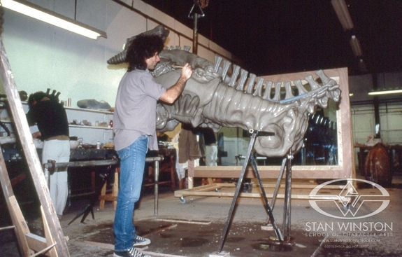 ALIENS Alien Queen full-size puppet comes to life | Stan Winston School ...