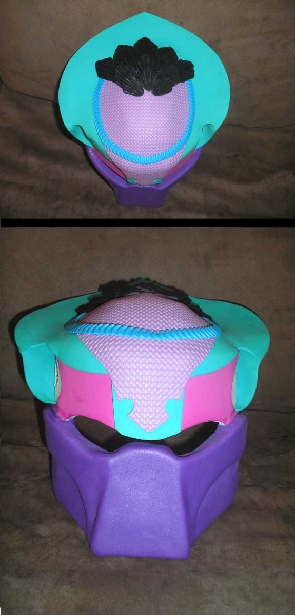 Nikki and William Miyamoto created predator costume for their 3 years ...