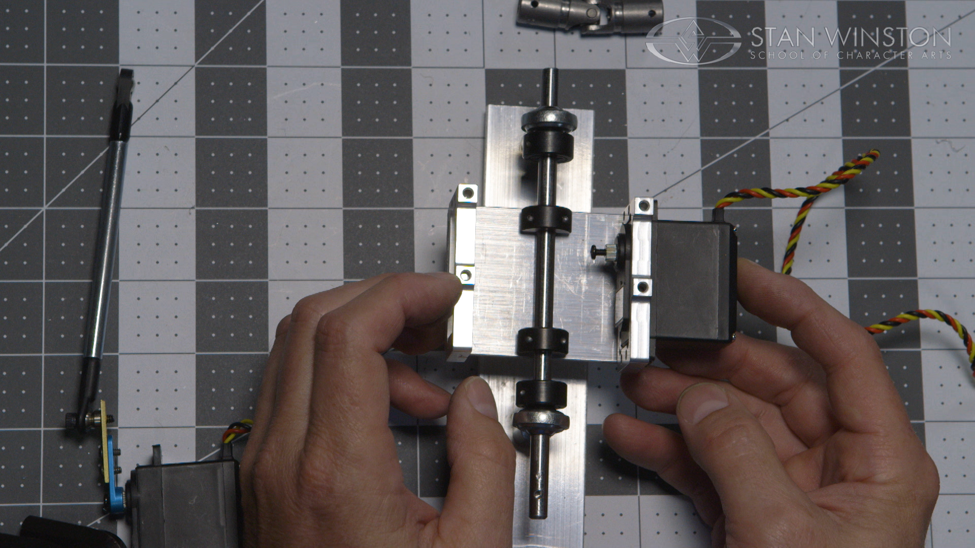 3-Axis Robotic Mechanisms: Animatronic Necks & Torsos - Part 1 | Stan ...